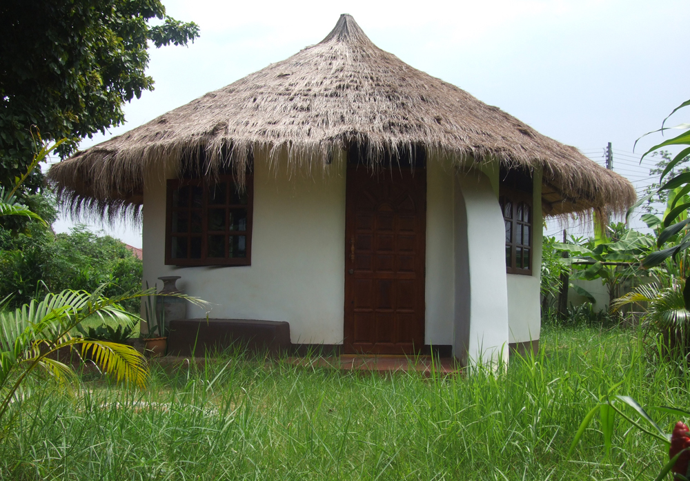 Yogi Farm Roundhouses – Natural Building Blog