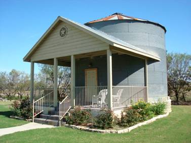 More Grain Bin Homes – Natural Building Blog