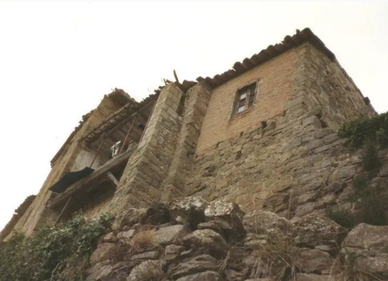 Restoring an Ancient Spanish Castle – Natural Building Blog