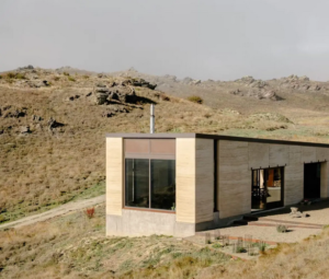 Rammed Earth Home in New Zealand Blends with Desert – Natural Building Blog