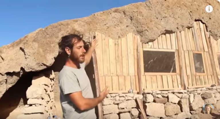 Couple Builds Off-Grid Ecovillage with Friends & Leftovers – Natural ...