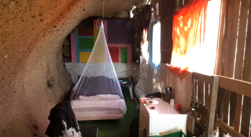 Couple Builds Off-Grid Ecovillage with Friends & Leftovers – Natural ...