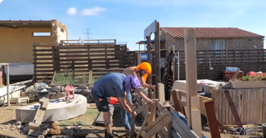 Couple Builds Off-Grid Ecovillage with Friends & Leftovers – Natural ...