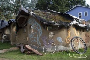 Demonstrating Cob Construction in Oregon – Natural Building Blog