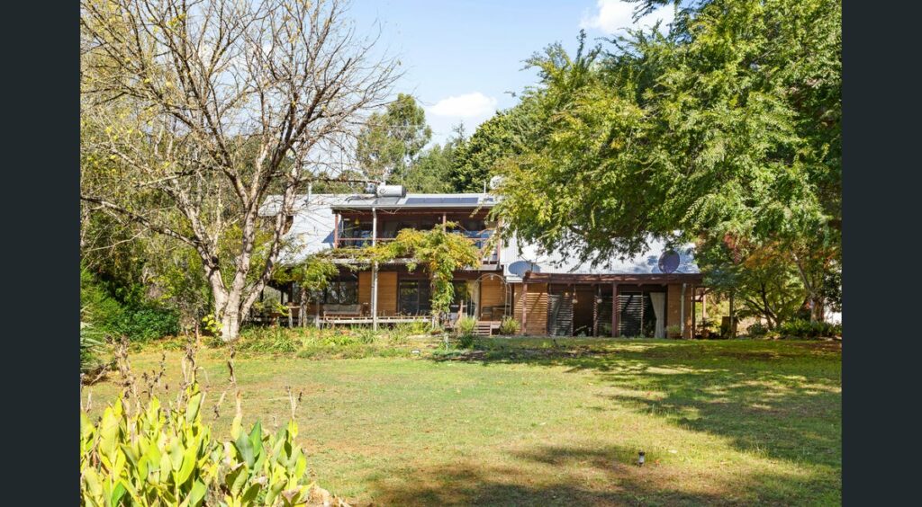 A Rammed Earth and Timber Home in Australia – Natural Building Blog